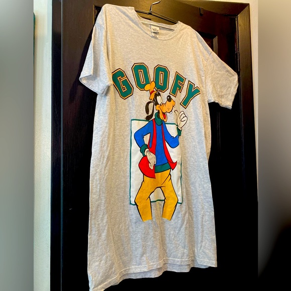 Disney | Tops | Vintage Disney Store Goofy Extra Long Tshirt | Poshmark